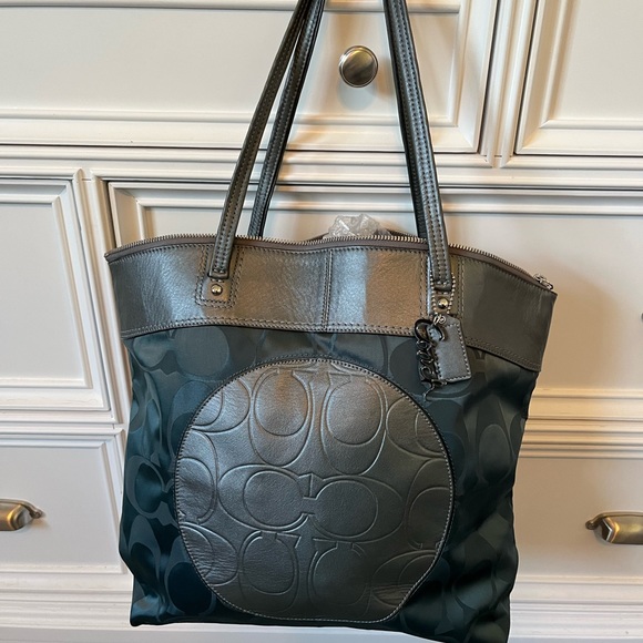 Coach | Bags | Nwot Coach Laura Tote | Poshmark